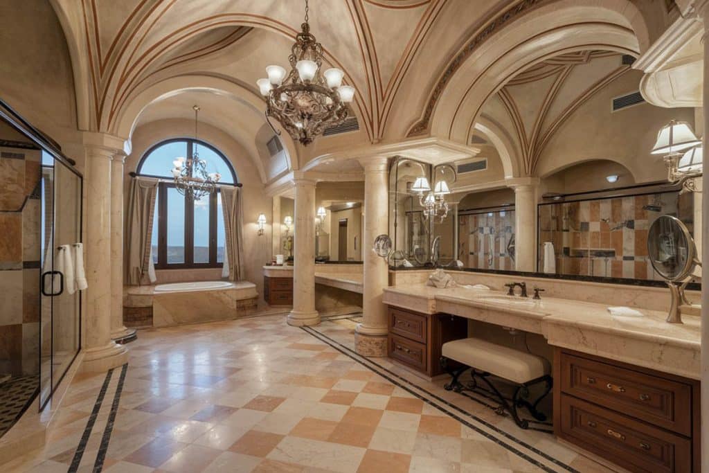 How To Design Luxurious Mansion Bathrooms