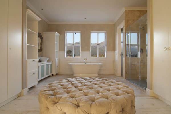 How To Design Luxurious Mansion Bathrooms