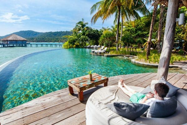 19 Stunning Lagoon Swimming Pool Designs