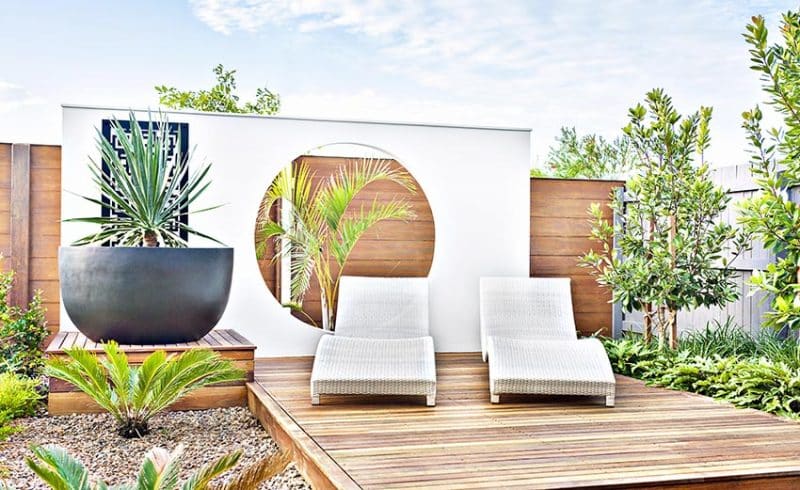 How To Create A Modern Patio Design (Designer Ideas)