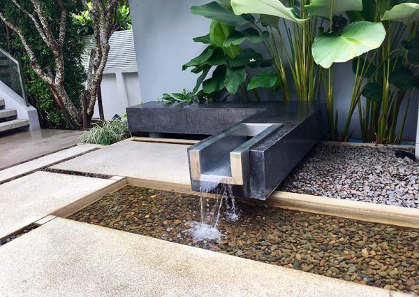 17 Best Patio Water Features (Design Ideas)