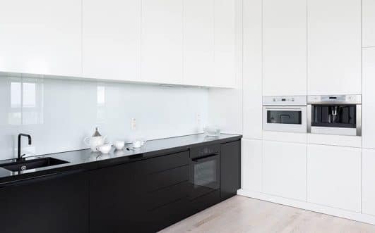 Glass Kitchen Countertops (Design Guide)