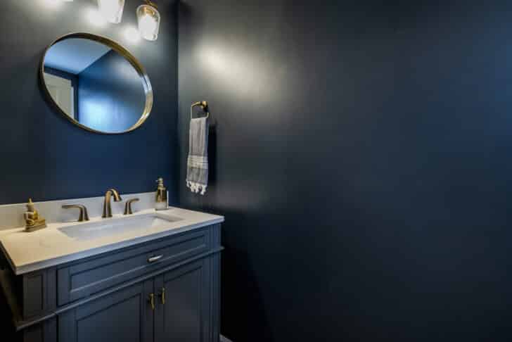 Best Paint Finish for Bathrooms: Interior Designer Shares What To Use