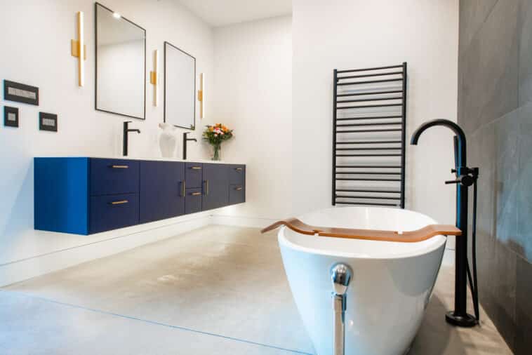 Best Paint Finish for Bathrooms: Interior Designer Shares What To Use