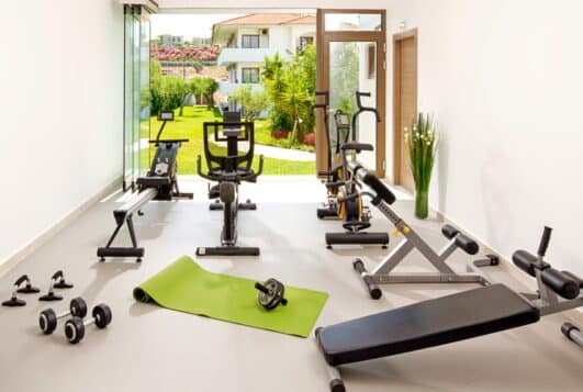 How to Choose Home Gym Colors (11 Paint Options)