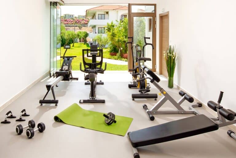 How to Choose Home Gym Colors (11 Paint Options)