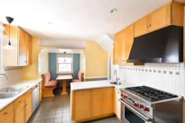 Kitchen Booth Ideas (Picture & Design Gallery) - Designing Idea