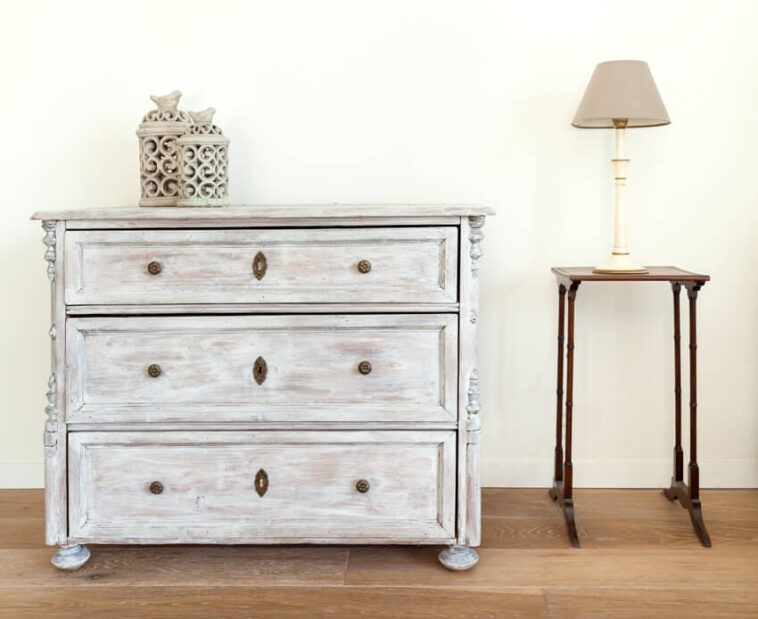15 Types of Dressers (Design Styles & Buying Guide)