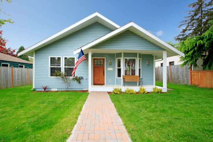 Clapboard House (What It Is & Design Ideas)