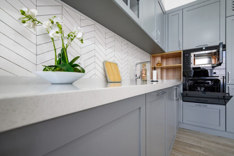 How to Choose a Backsplash with Quartz Countertops