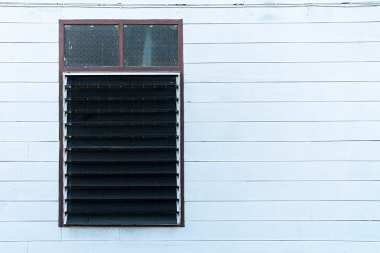 Reasons to Choose Jalousie Windows (Types & Pros and Cons)