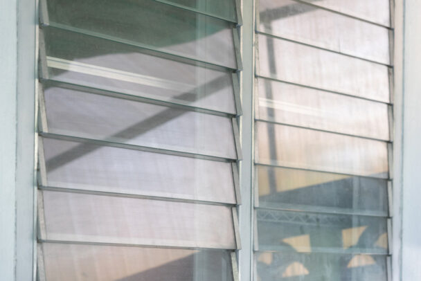 Reasons to Choose Jalousie Windows (Types & Pros and Cons)
