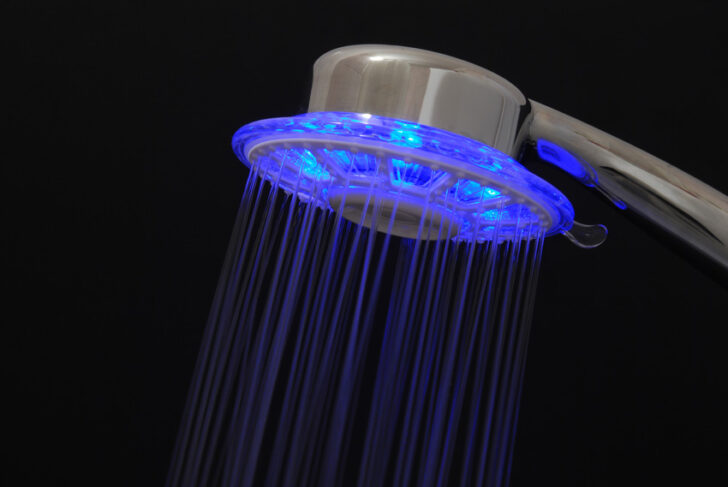 Smart Shower Head (Designs & Buying Guide)