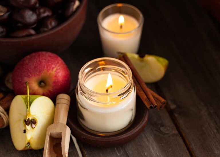 Types Of Scents For Candles (9 Best Options)
