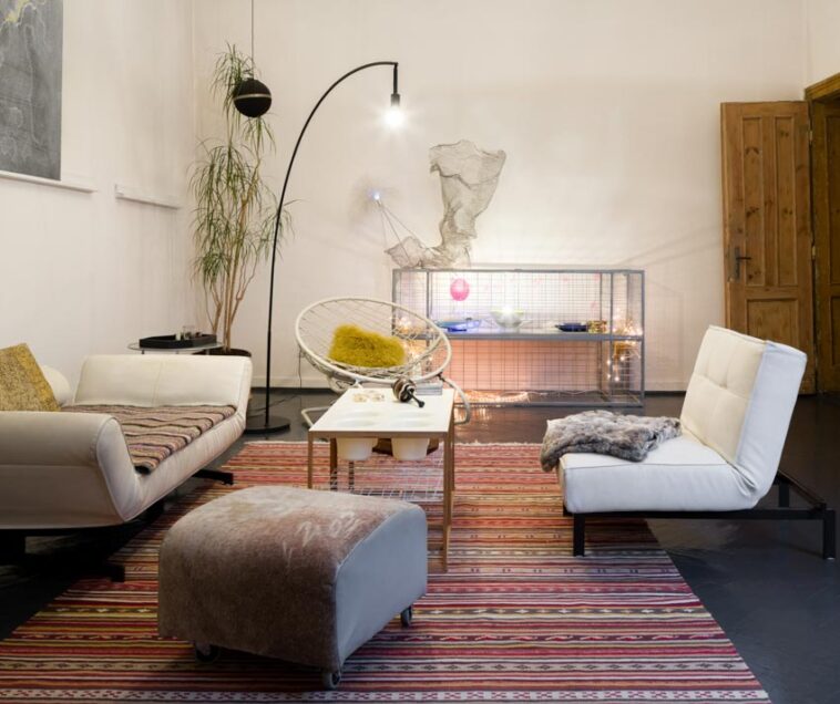 Hassock vs Ottoman (Differences & Designs)