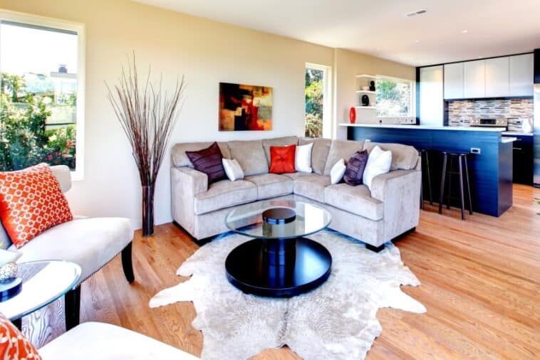 Wire Brushed Wood Floors (Types & Pros and Cons)