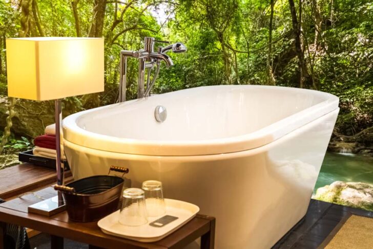 21 Outdoor Bath Ideas (Tub Materials & Designs)