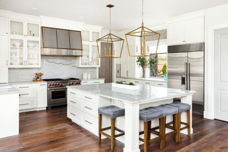 Calacatta Marble Countertops (Types & Finishes)