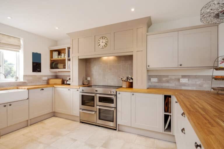 Wood Tile Countertops (Ceramic & Porcelain Ideas)