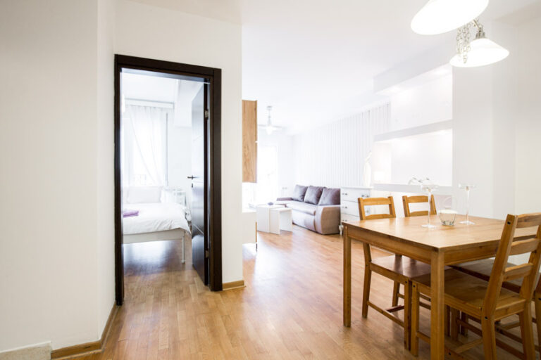 Red Oak Flooring (Wood Styles & Finishes)