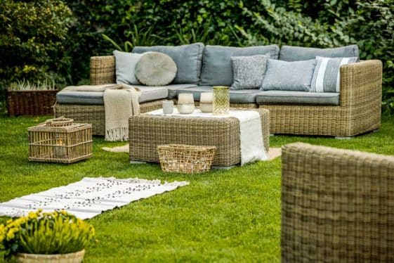 7 Effective Outdoor Furniture Seating Ideas On Grass