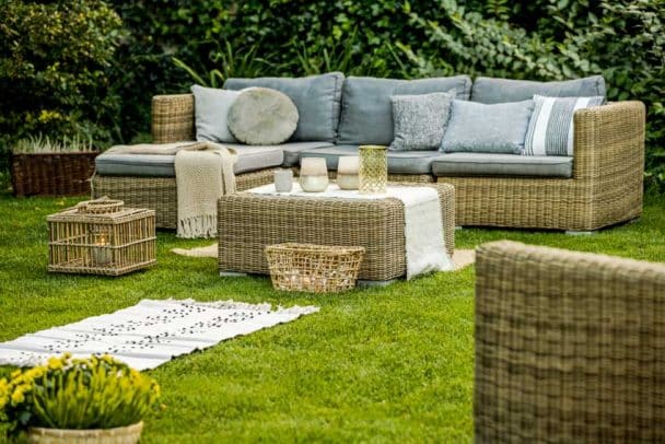 7 Effective Outdoor Furniture Seating Ideas On Grass