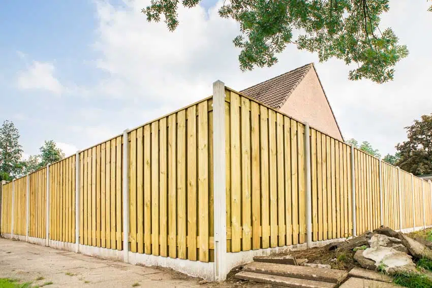 Shadow Box Fence (Types & Pros and Cons) - Designing Idea