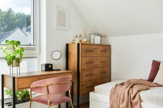 What Is Mindi Wood? (Furniture Uses & Durability)