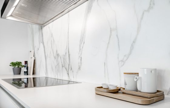 Calacatta Gold Backsplash (Slab & Tile Designs)