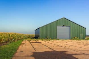 Pole Barn Color Schemes (30 Best Paint Combinations)