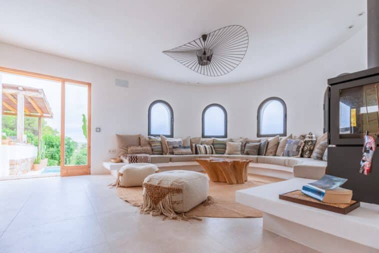 15 Gorgeous Pouf Ottoman Styles & Their Use In The Home