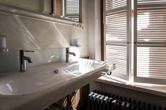 15 Bathroom Window Types (Options & Designs)