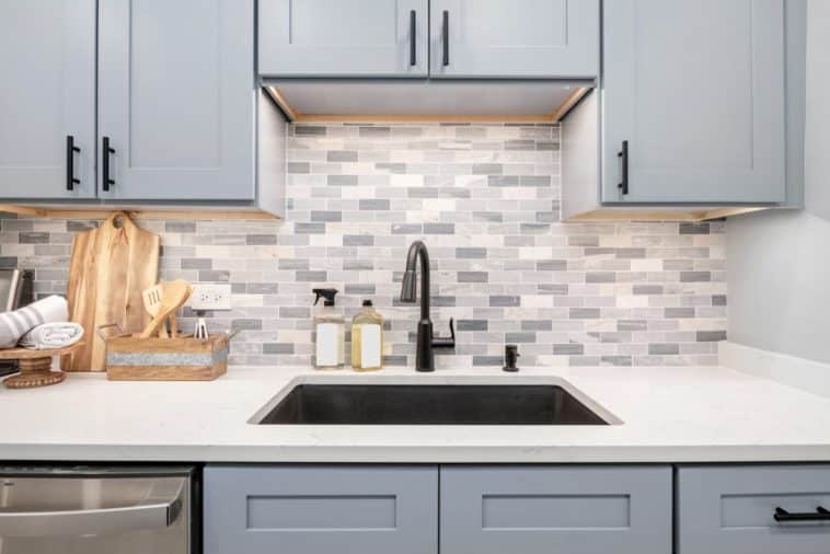 29 Gorgeous Coastal Kitchen Backsplash Ideas
