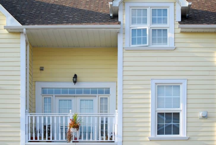 Shutter Colors For a Yellow House (Best Paint Combinations)