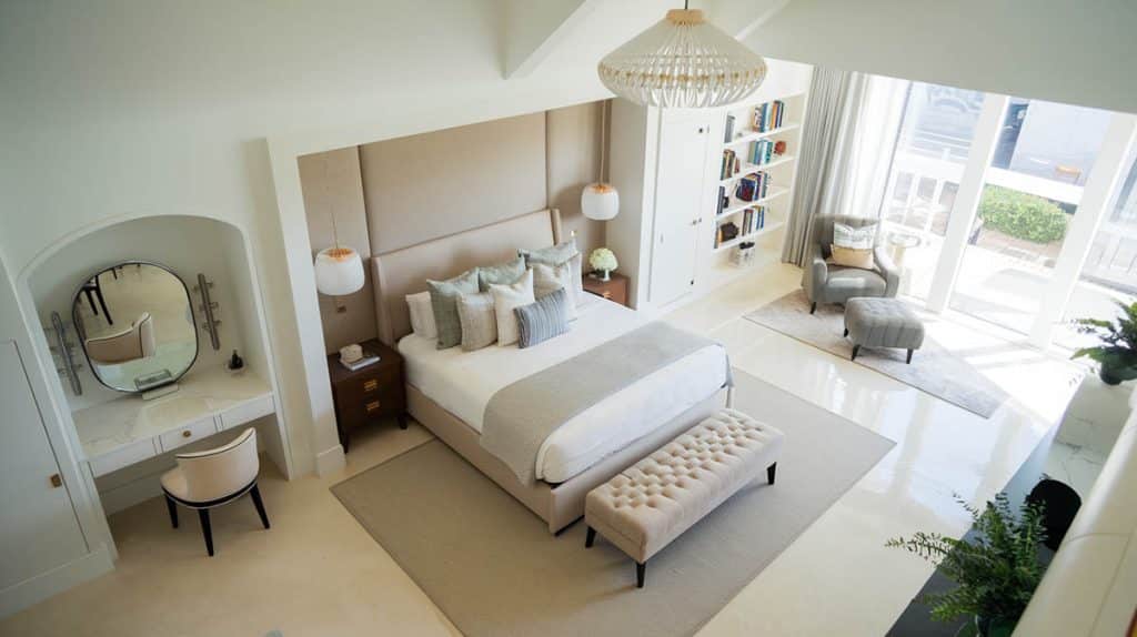 Bedroom Layout Ideas For Couples To Balance Space And Comfort